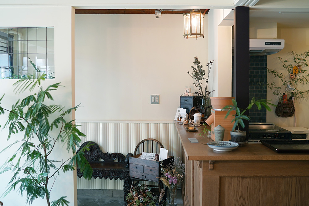 CLEHA coffee & tea room | DEN PLUS EGG / デン・プラスエッグ